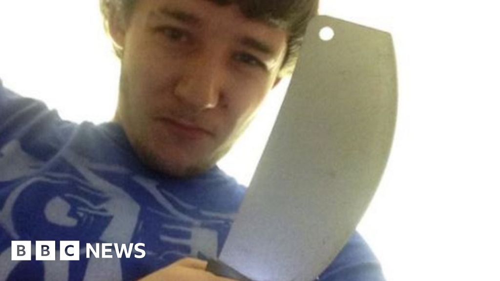 Murderer Donald Pemberton found with 'knife' in prison cell - BBC News