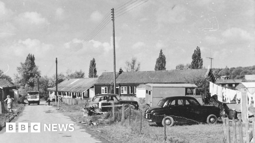 Slade Camp: Appeal for memories of 'forgotten' Army site homes - BBC News