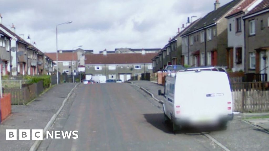 Shotts street disturbance death 'suspicious' - BBC News