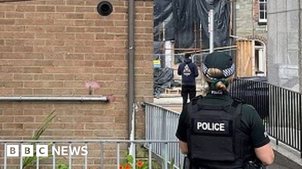 Derry: Police investigate flat fire and injured man link