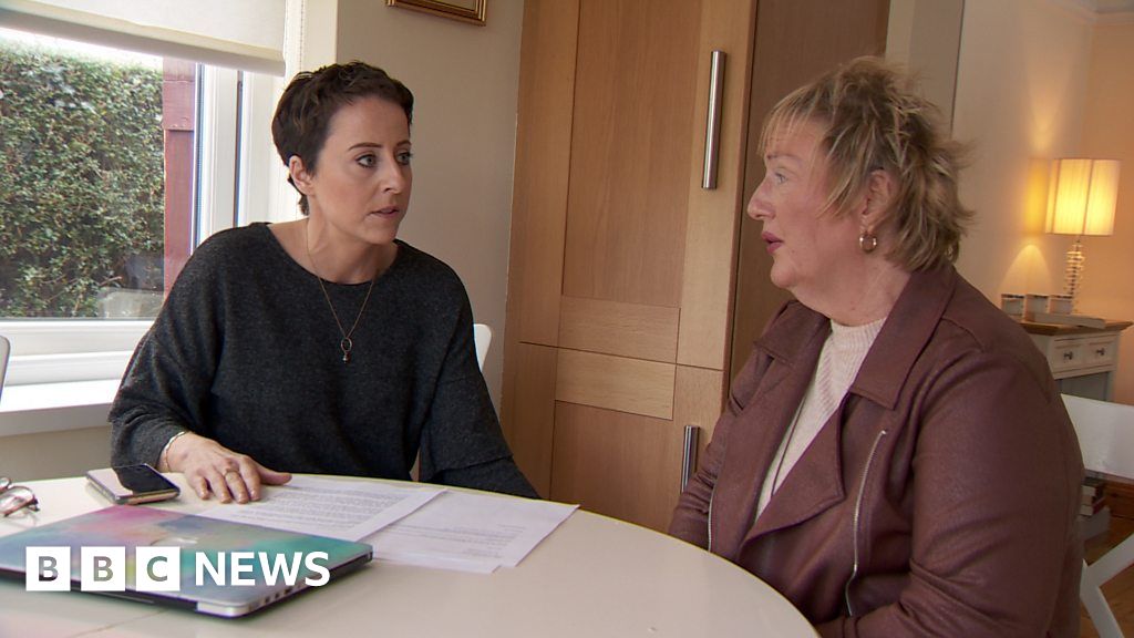 Secondary breast cancer: The women fighting for a special audit - BBC News