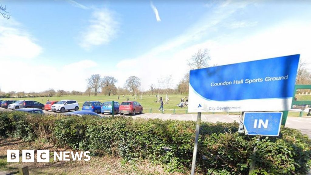 Coventry: Teenager stabbed in violent carjacking - BBC News
