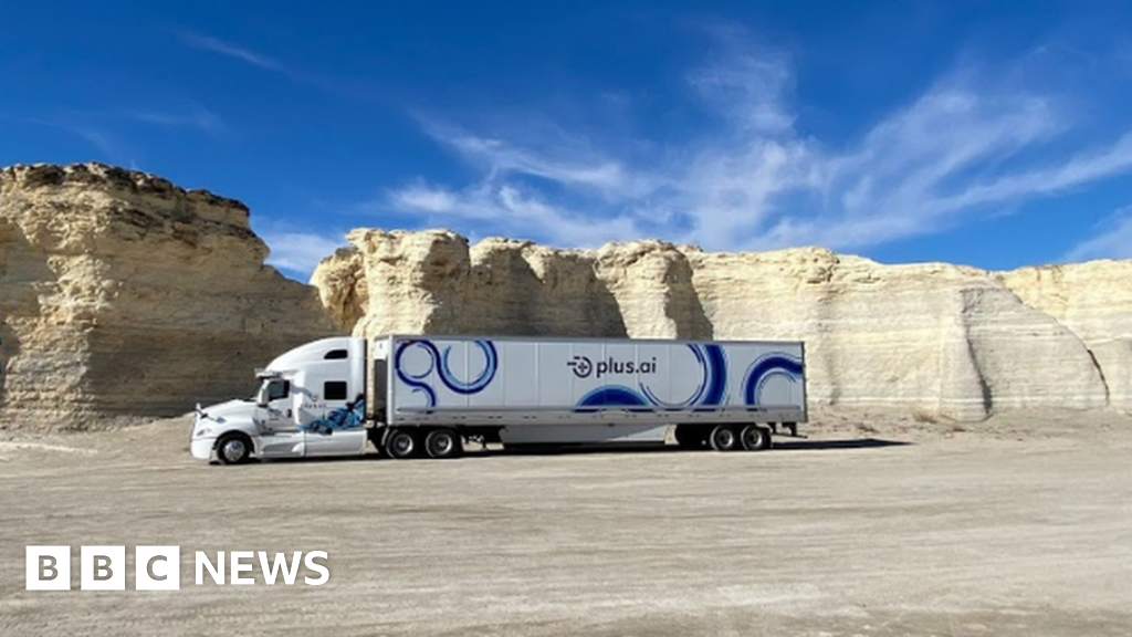 Plus.ai's autonomous lorry 'crosses US in three days' - BBC News