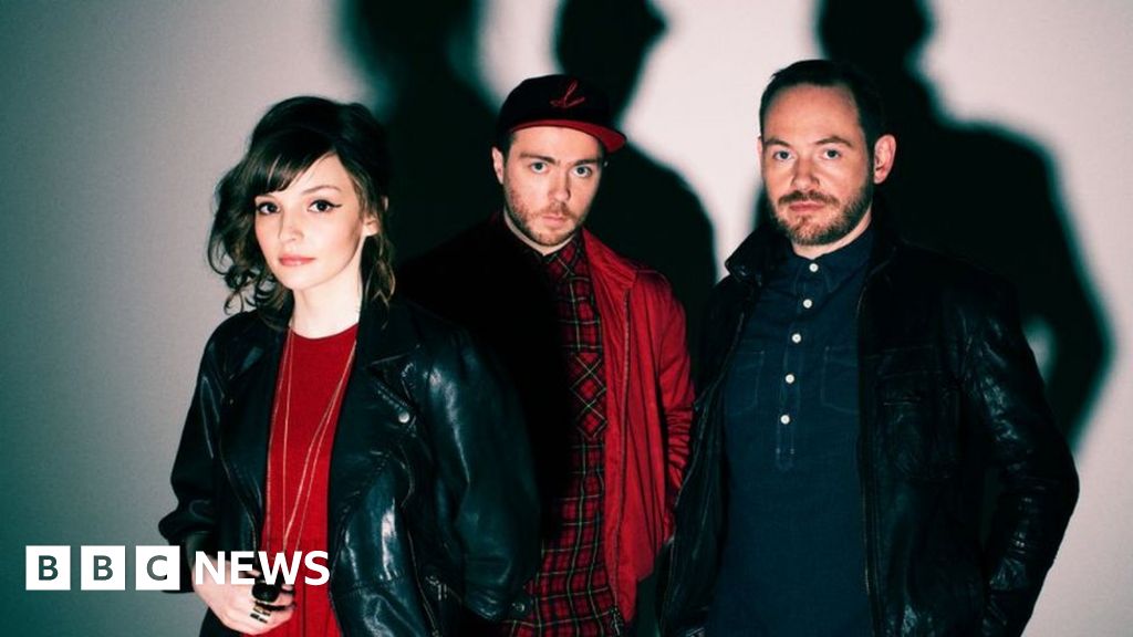 The band Chvrches give their take on festival etiquette - BBC News