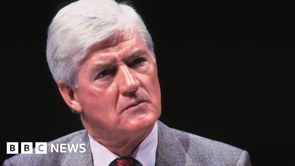 Ex-Conservative chairman Cecil Parkinson dies aged 84 - BBC News