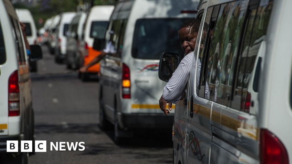 South African taxi team offers free rides to struggling elderly - BBC News
