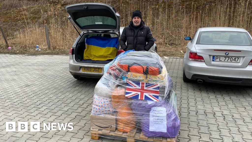 War in Ukraine: Man helping to build homes for refugees in Poland