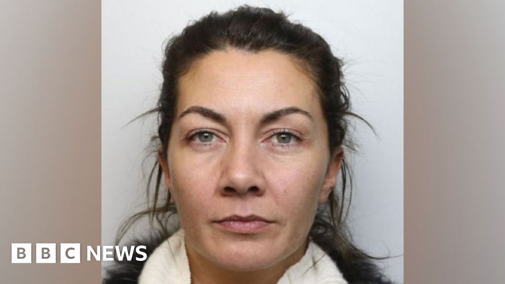 Driver Chloe Thynne fled crash that caused 'horrendous' injuries - BBC News