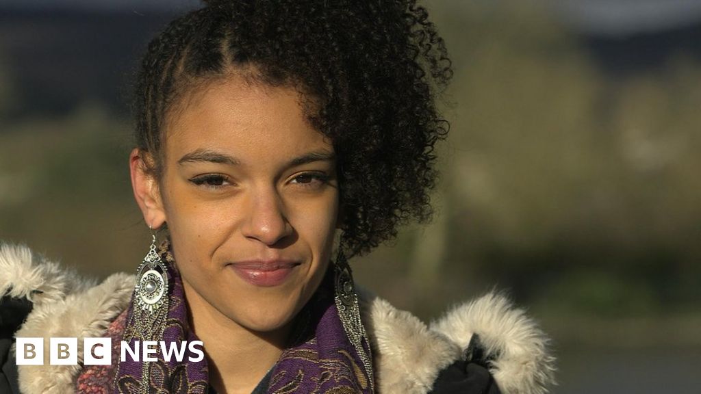 Kizzy Crawford: Why feminism is so important to singer - BBC News