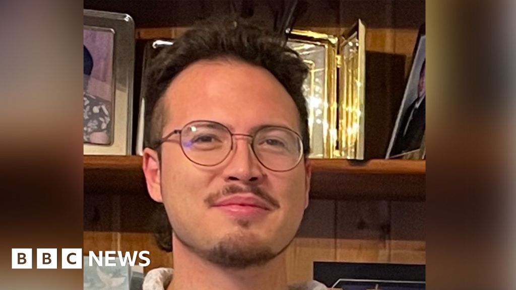 Nathan Cole: Reconstruction and fresh police dive for missing man - BBC ...