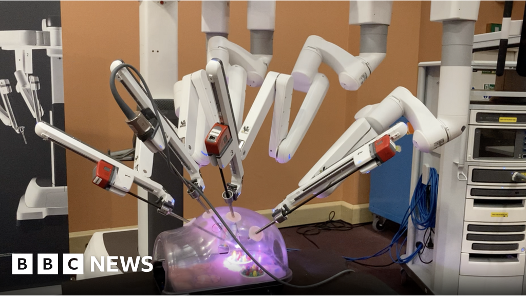 Surgical robot used in 280 life-saving Northampton hospital operations ...
