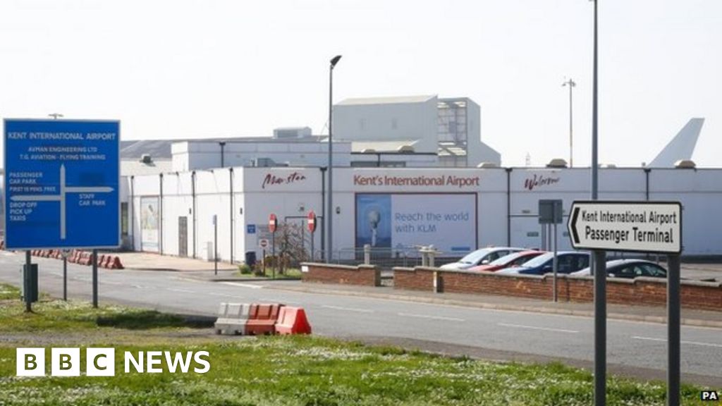 Calais crisis: Manston Airport group threatens lorry park blockade ...