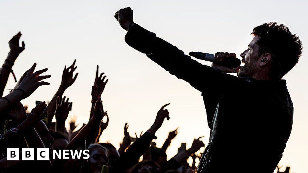 How vocal problems nearly spelled the end for The Script - BBC News