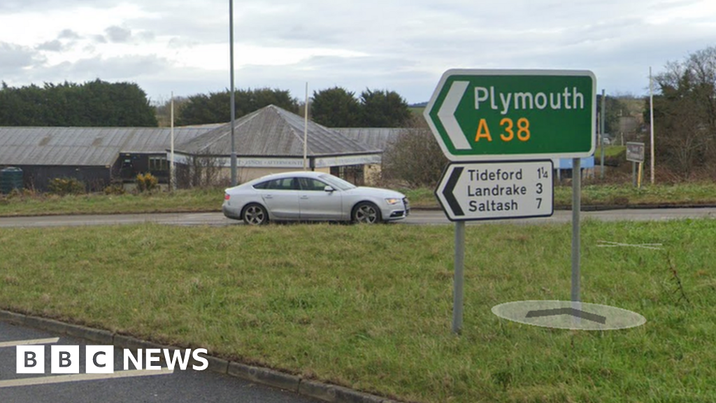 A38 Cornwall safety work postponed - BBC News