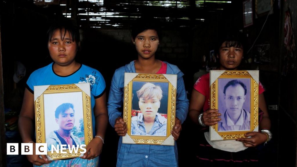 Myanmar soldiers jailed for village murders in rare case - BBC News