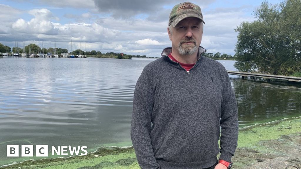 Lough Neagh: Toxic algae impeding search and rescue efforts - BBC News