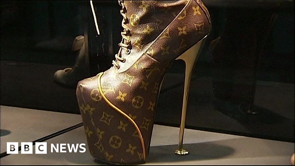 Are high heels falling out of favour? - BBC News