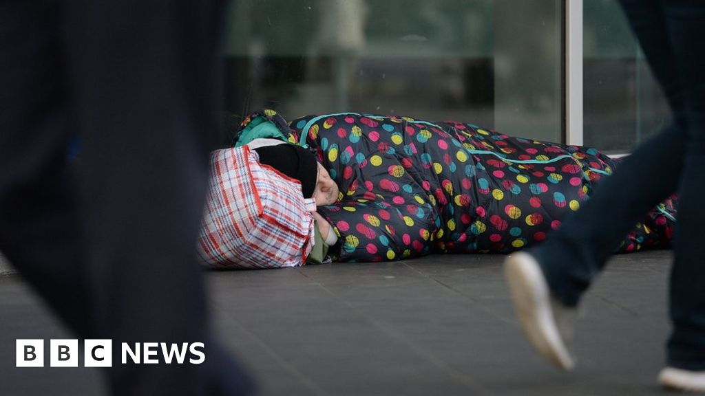 Blackpool homeless night shelter to reopen as winter approaches - BBC News