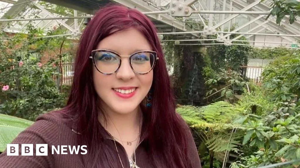 Zoe Carlin: 'Nine days in a hospital staff room was dehumanising' - BBC ...