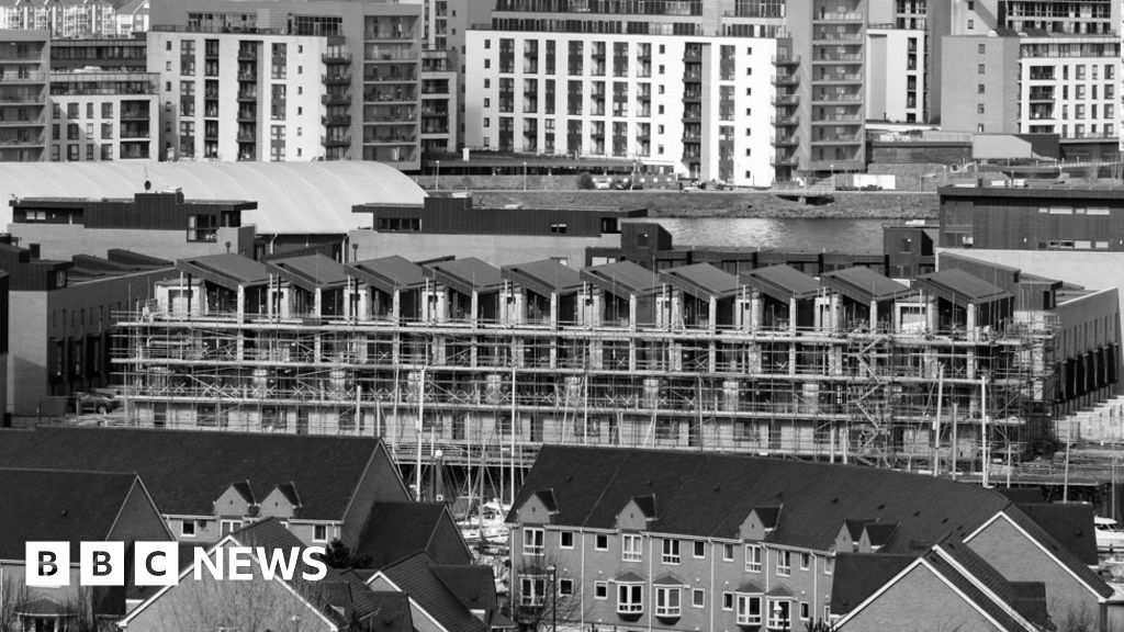 Cardiff, Swansea 'EU exports crucial' - Centre for Cities - BBC News