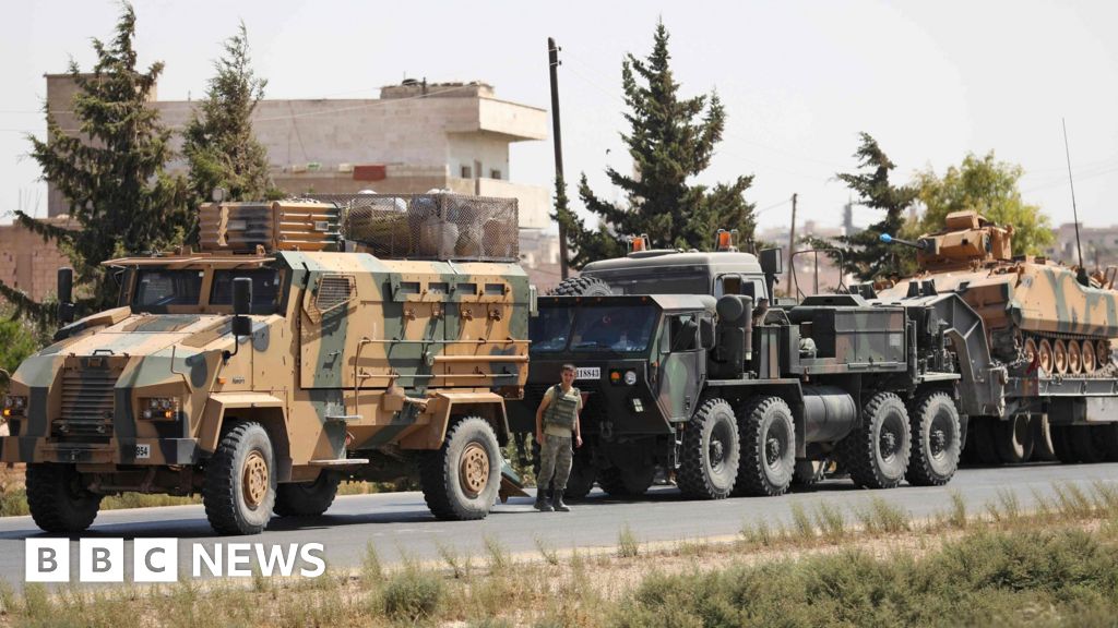 Syria war: Turkey 'reinforces military posts in Idlib'