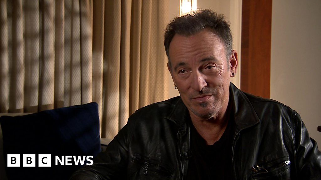 Bruce Springsteen: 'Trump is a conman' - BBC News