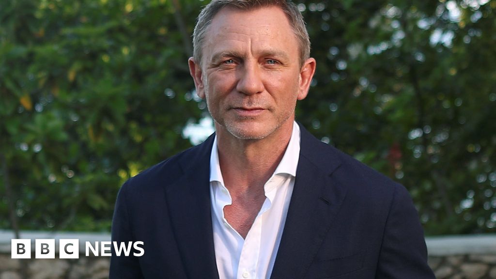 Daniel Craig to undergo ankle surgery following Bond injury - BBC News