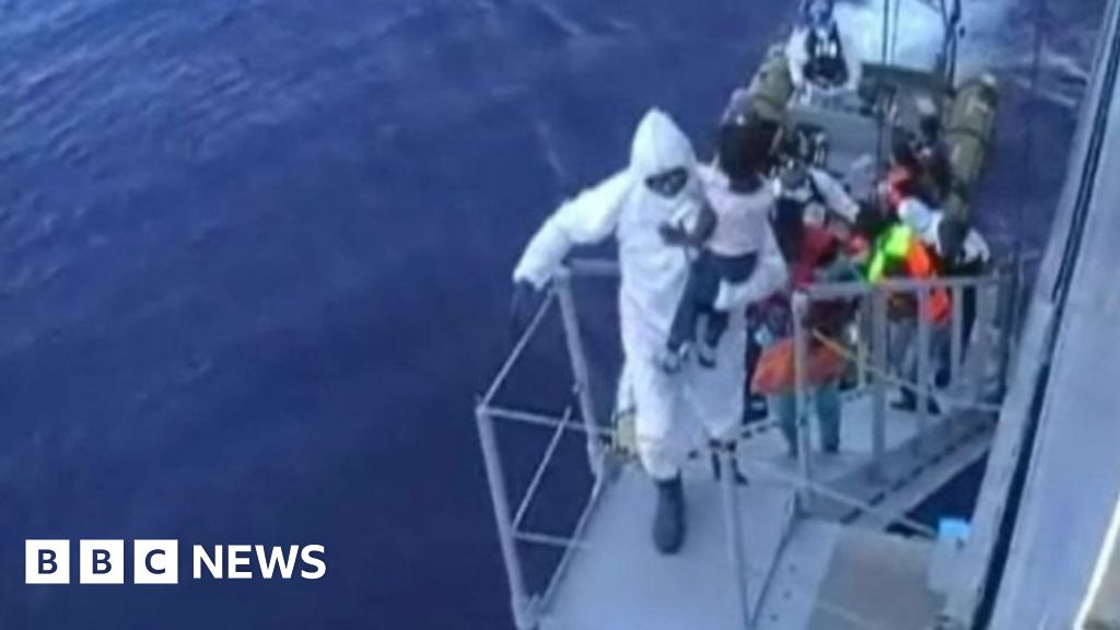 European migrant crisis: Navy video shows rescue off Libya coast - BBC News