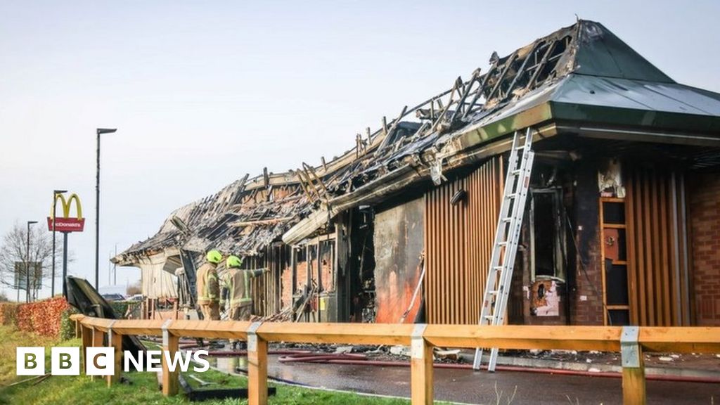 McDonald's restaurant in Monifieth destroyed in blaze - BBC News