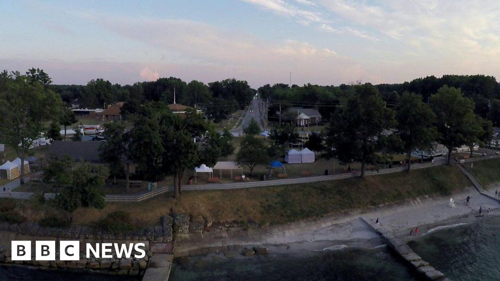 Avon Lake - BBC News