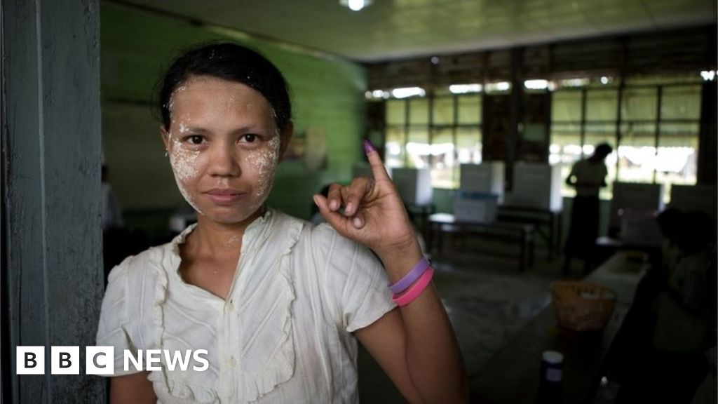 Myanmar election: Vote counting starts after landmark poll - BBC News