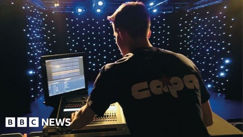 'Outstanding' Wakefield arts college CAPA saved from closure - BBC News