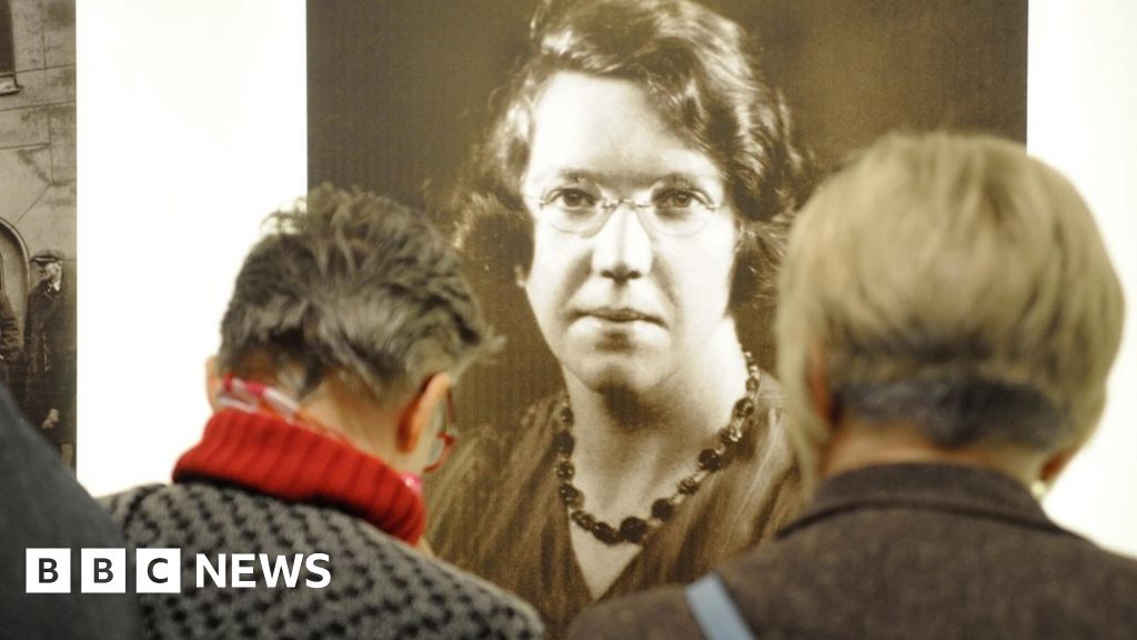 Exhibition honours Scots Auschwitz victim Jane Haining - BBC News