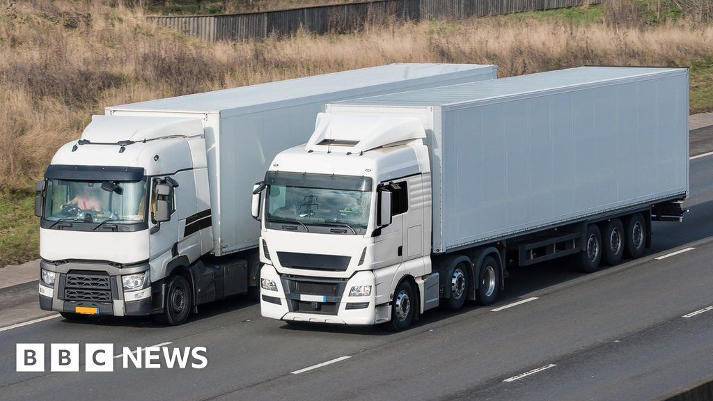 Brexit: What would no deal mean for lorry drivers? - BBC News