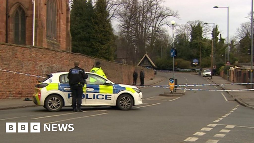 Arrest after three injured following gunshot fire in Birmingham - BBC News