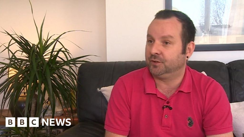 Murdered Darren Thomas had 'beautiful soul', says brother - BBC News