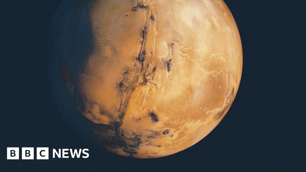What would it take to put an astronaut on Mars? - BBC News