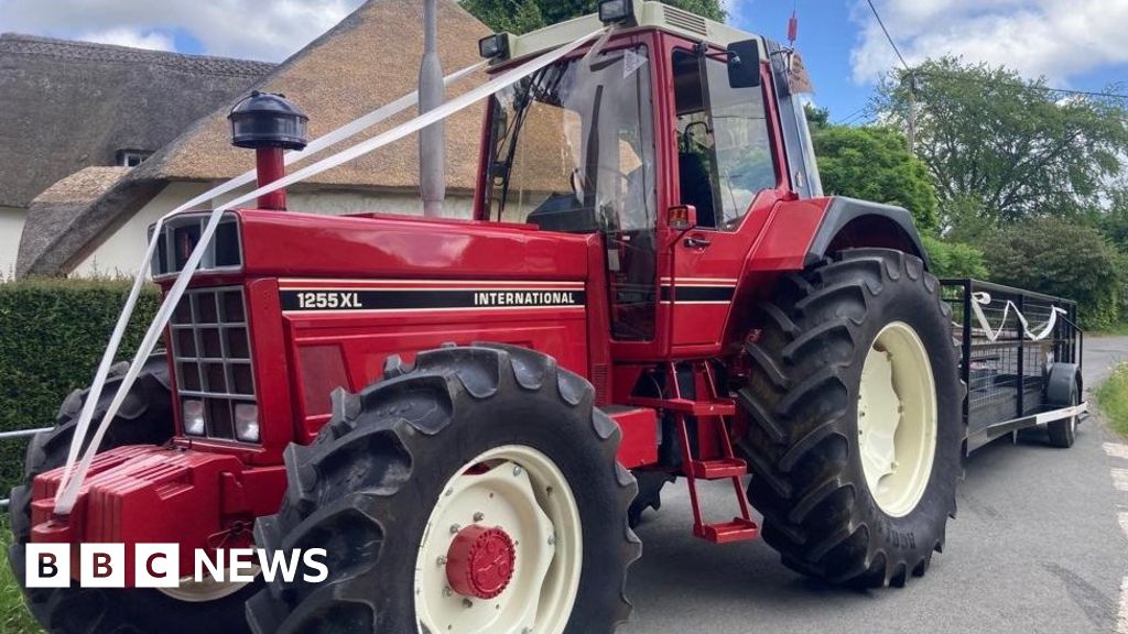 Rare tractor to be restored after Dorset charity run crash - BBC News