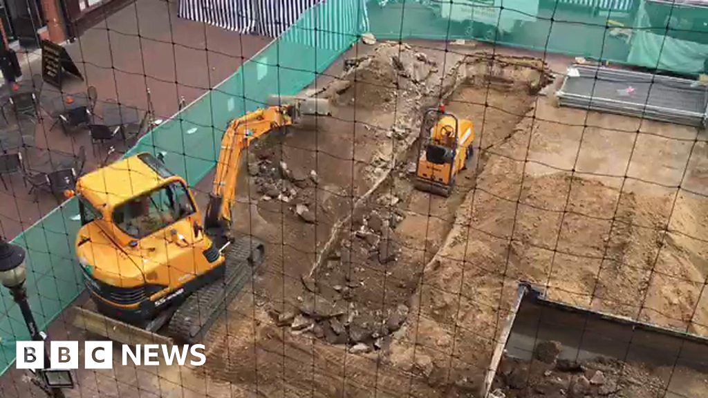 Archaeological dig set to get under way on Ipswich Cornhill - BBC News