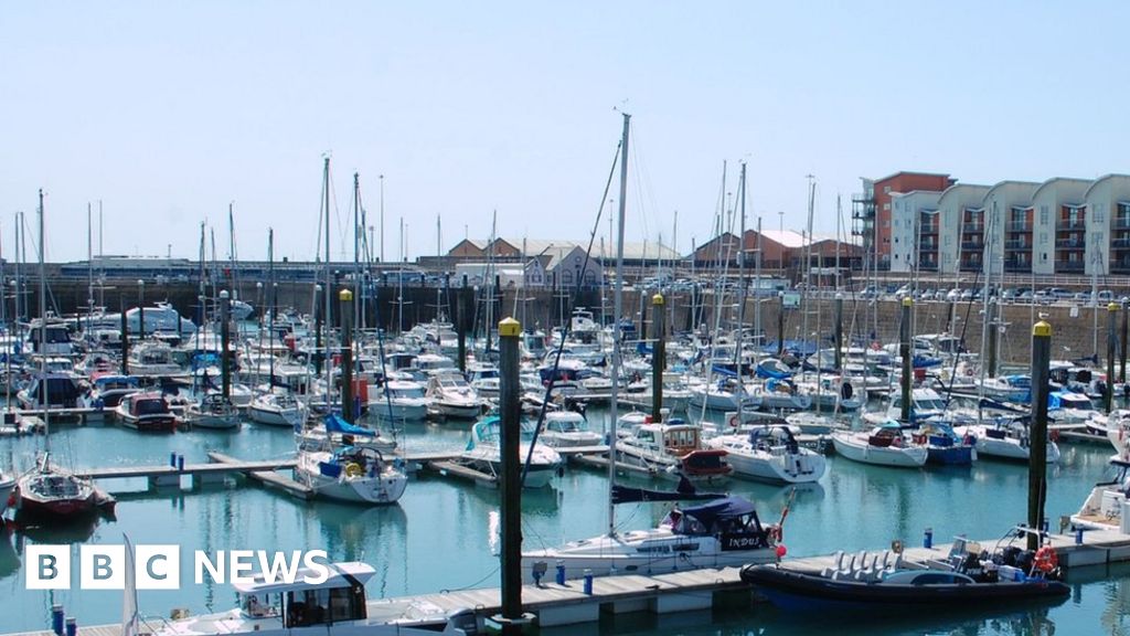 Floating pods for rent could be added to Jersey harbour - BBC News