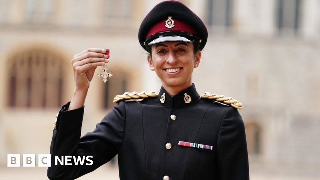 Preet Chandi: Polar world record holder receives MBE at ceremony - BBC News