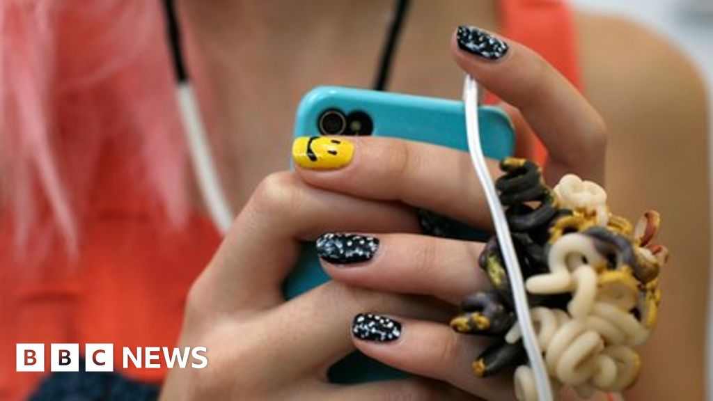 Facebook's decision to close Parse angers developers - BBC News