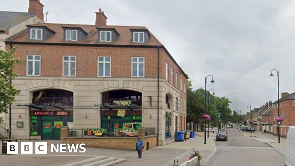 Jurassic Grill restaurants in Northamptonshire close suddenly - BBC News