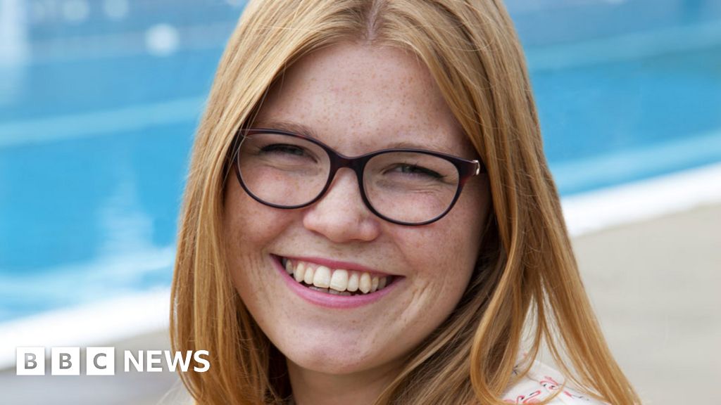 The Lido author Libby Page on the power of uplifting fiction - BBC News