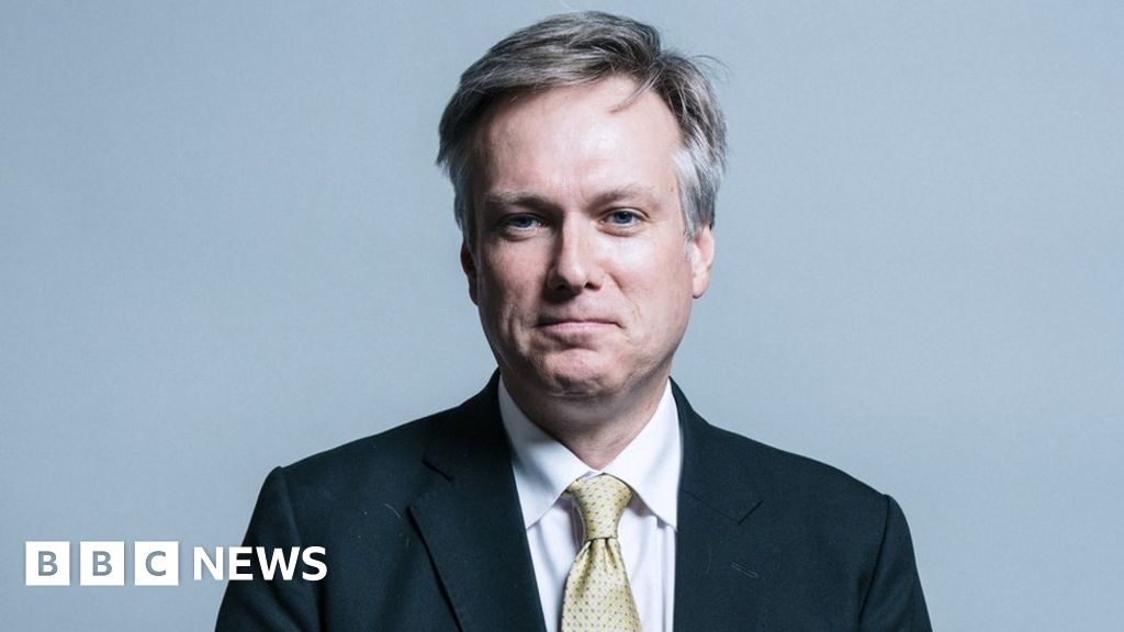 Crawley MP Henry Smith to step down at next election - BBC News