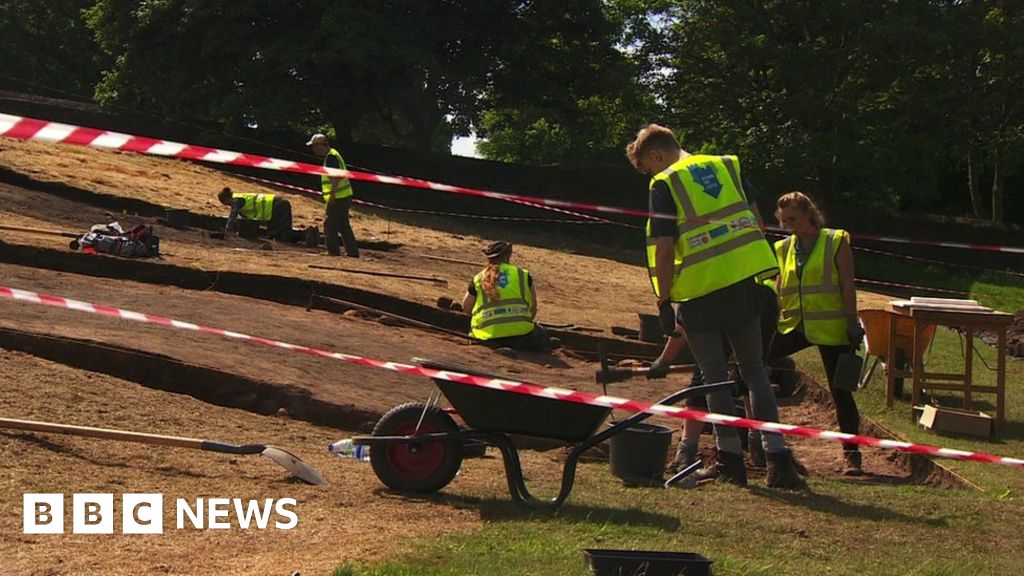 Evidence of Roman fort uncovered near Lancaster Castle - BBC News