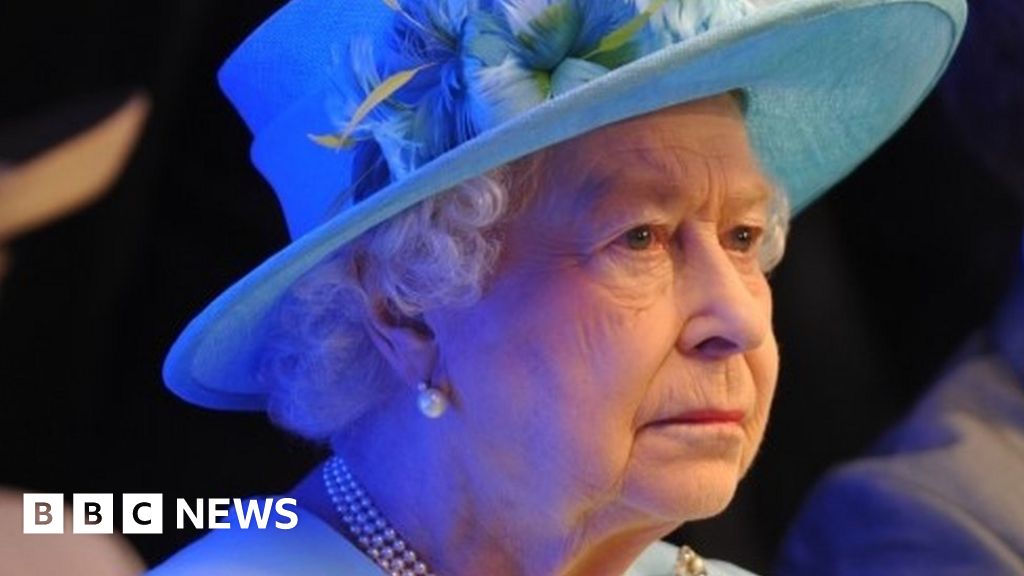 Sun's Queen Brexit headline ruled 'misleading' - BBC News