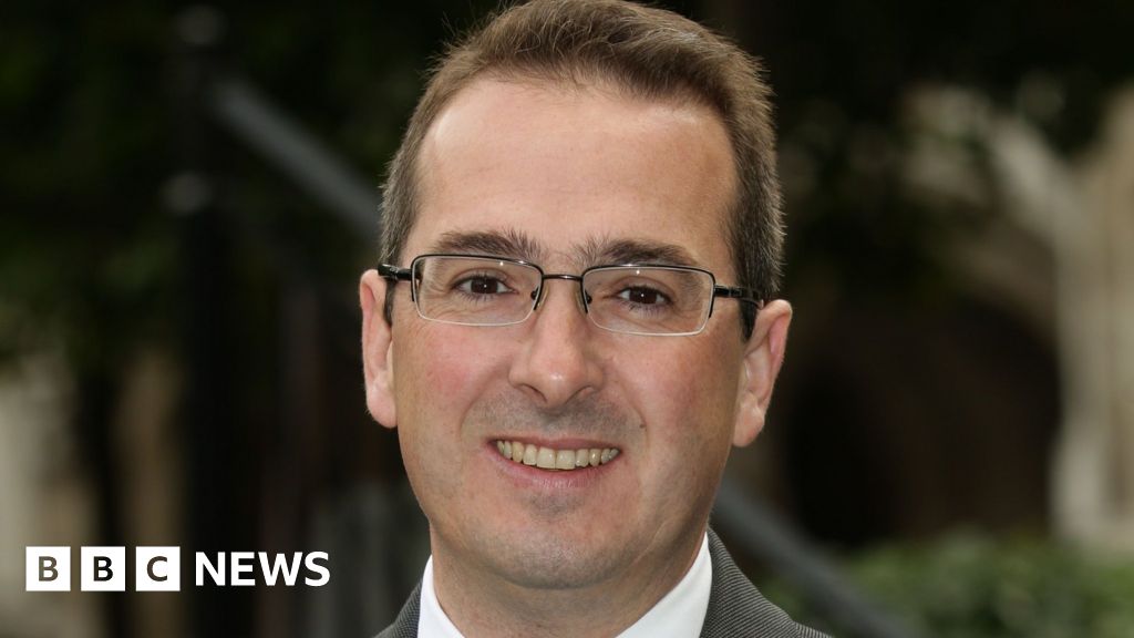 Labour leadership: Smith 'wants referendum on EU deal' - BBC News