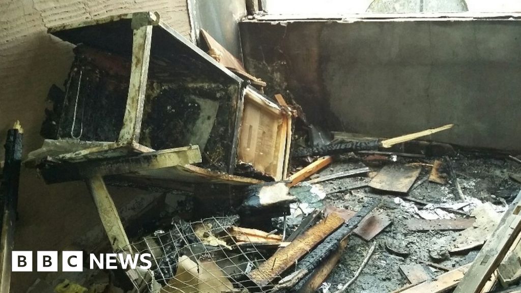 Five rescued in 'severe' Perth flats blaze - BBC News