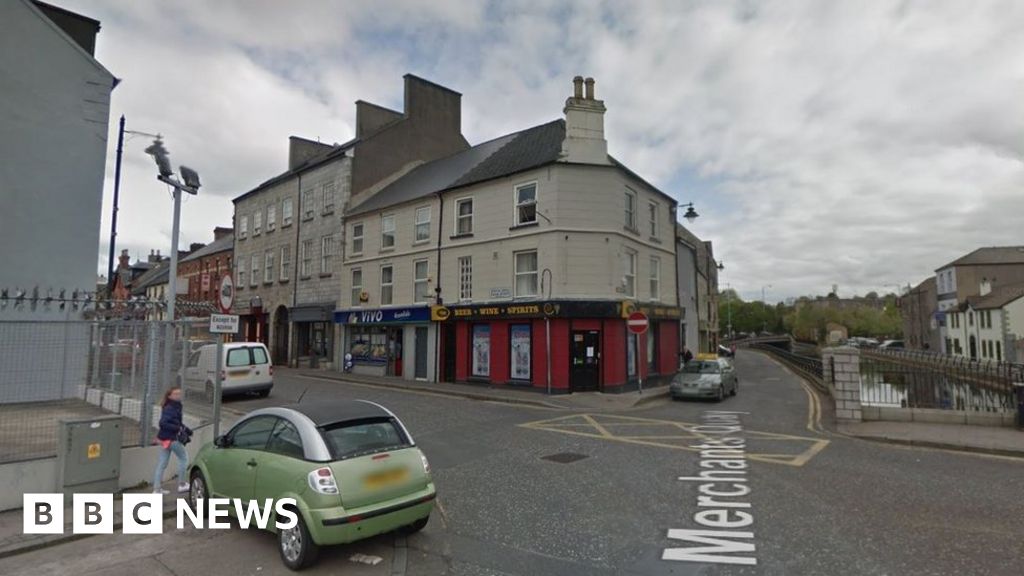 Newry: Man left with gash on face after beating - BBC News